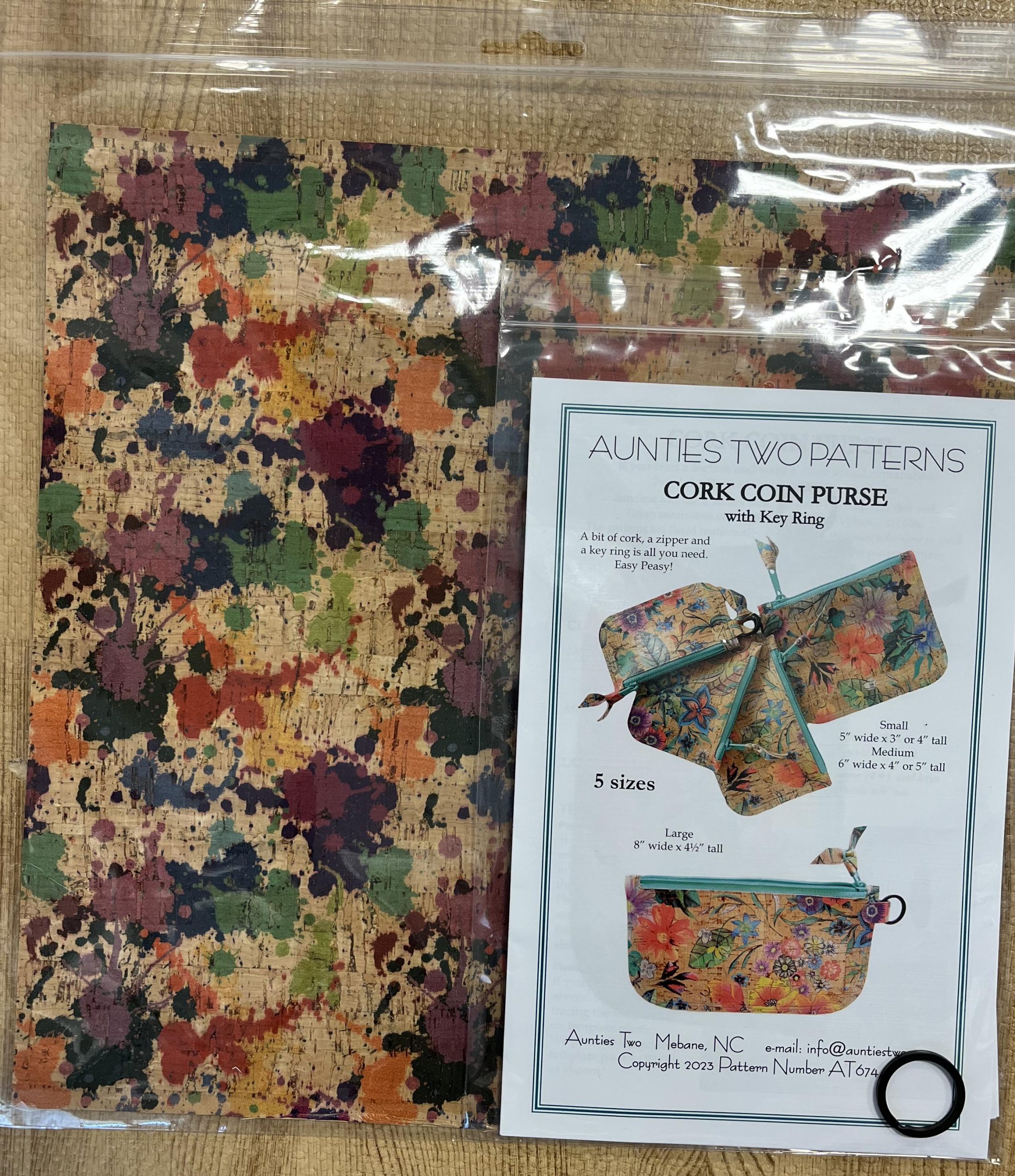 AT674KAB - Cork Coin Purse Kit - Abstract - Wingspan Crafts