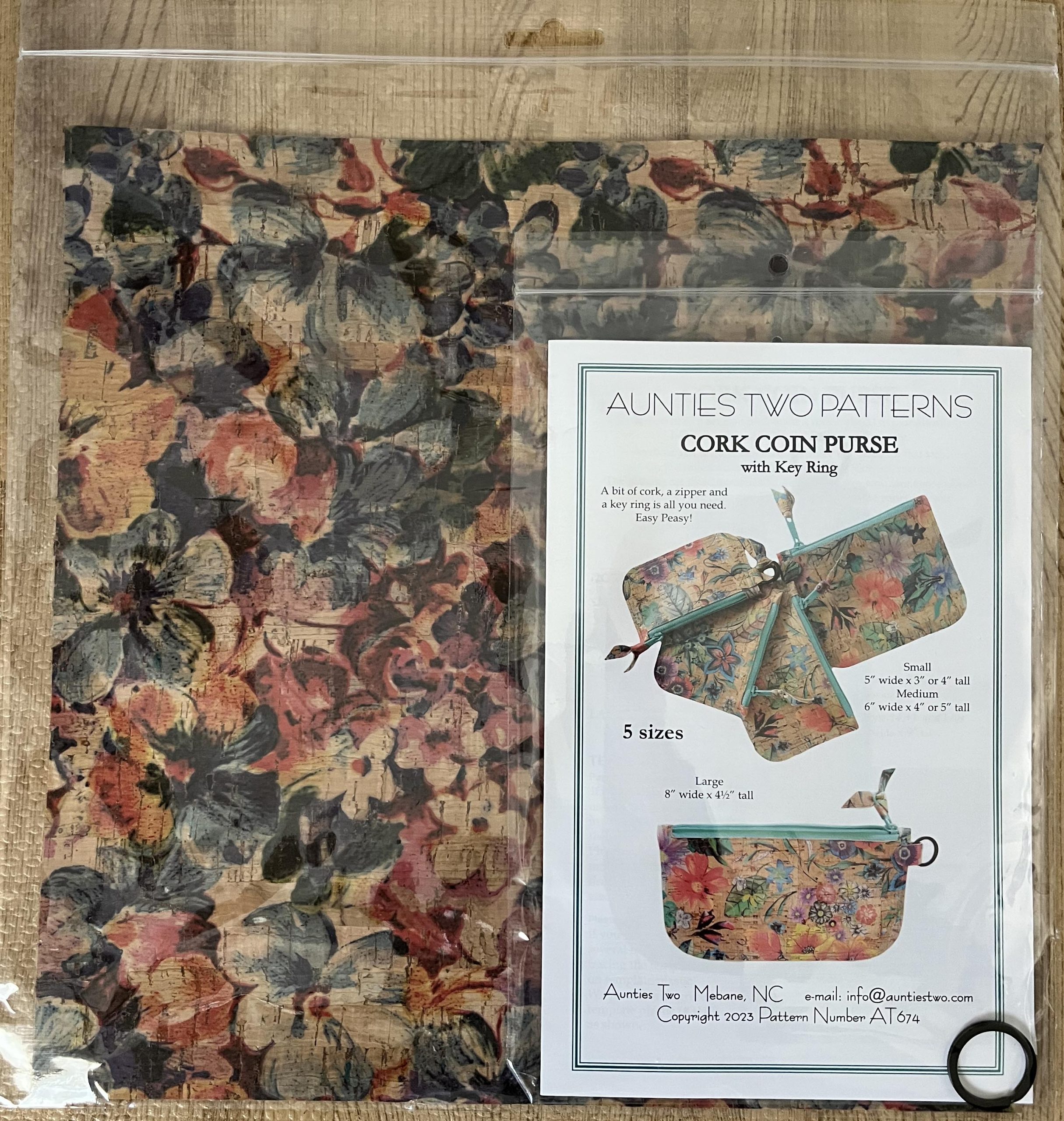 AT674KFL - Cork Coin Purse Kit - Flowers - Wingspan Crafts